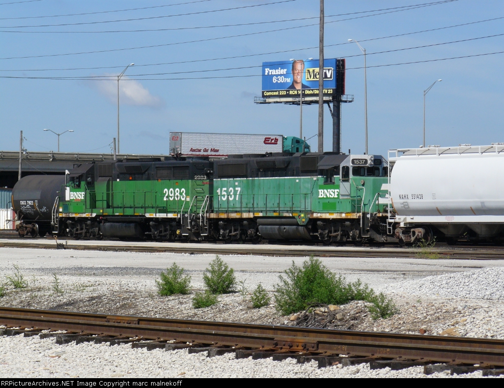 BNSF 1537